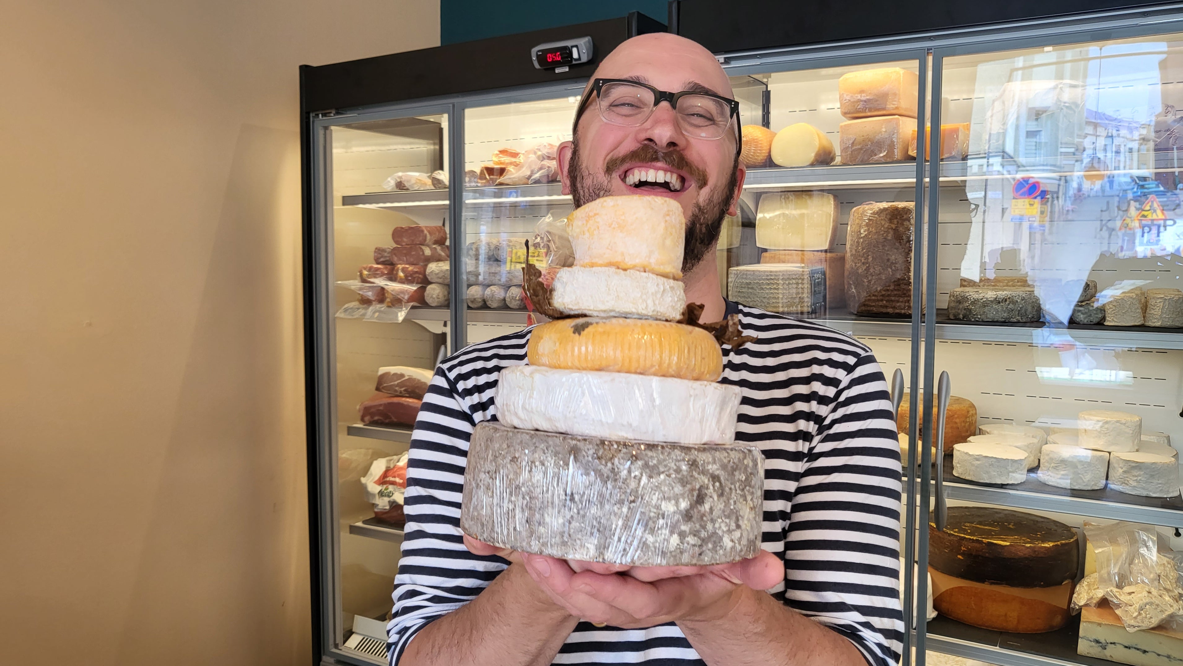 Rolling Cheese Juustokauppa Töölössä – ROLLING CHEESE